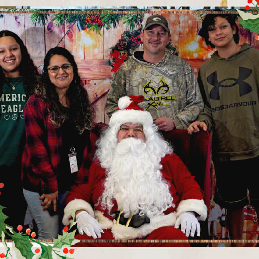 Santa visits Fort Payne Manufacturing - Plasman